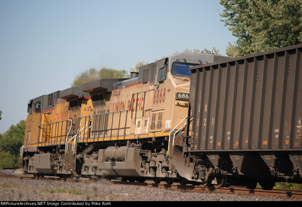 How about that tilt ! Union Pacific goes west.